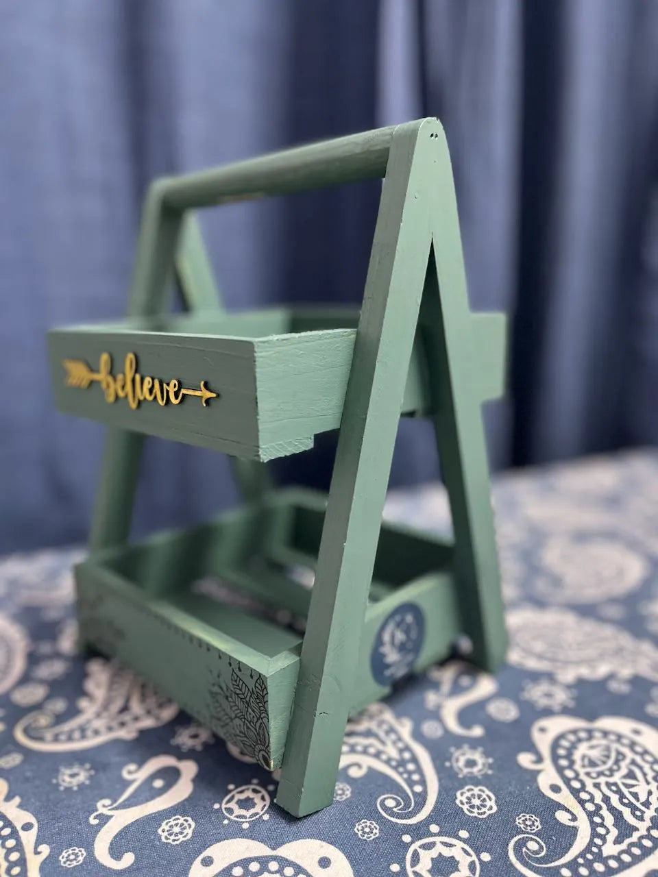 Multi-purpose pine wood stand from Kainos